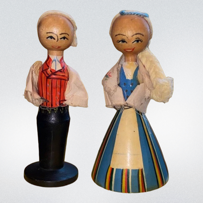 Vintage Pair of Munsala Hand Painted Folk Art Wooden Doll Figurines 3. ...