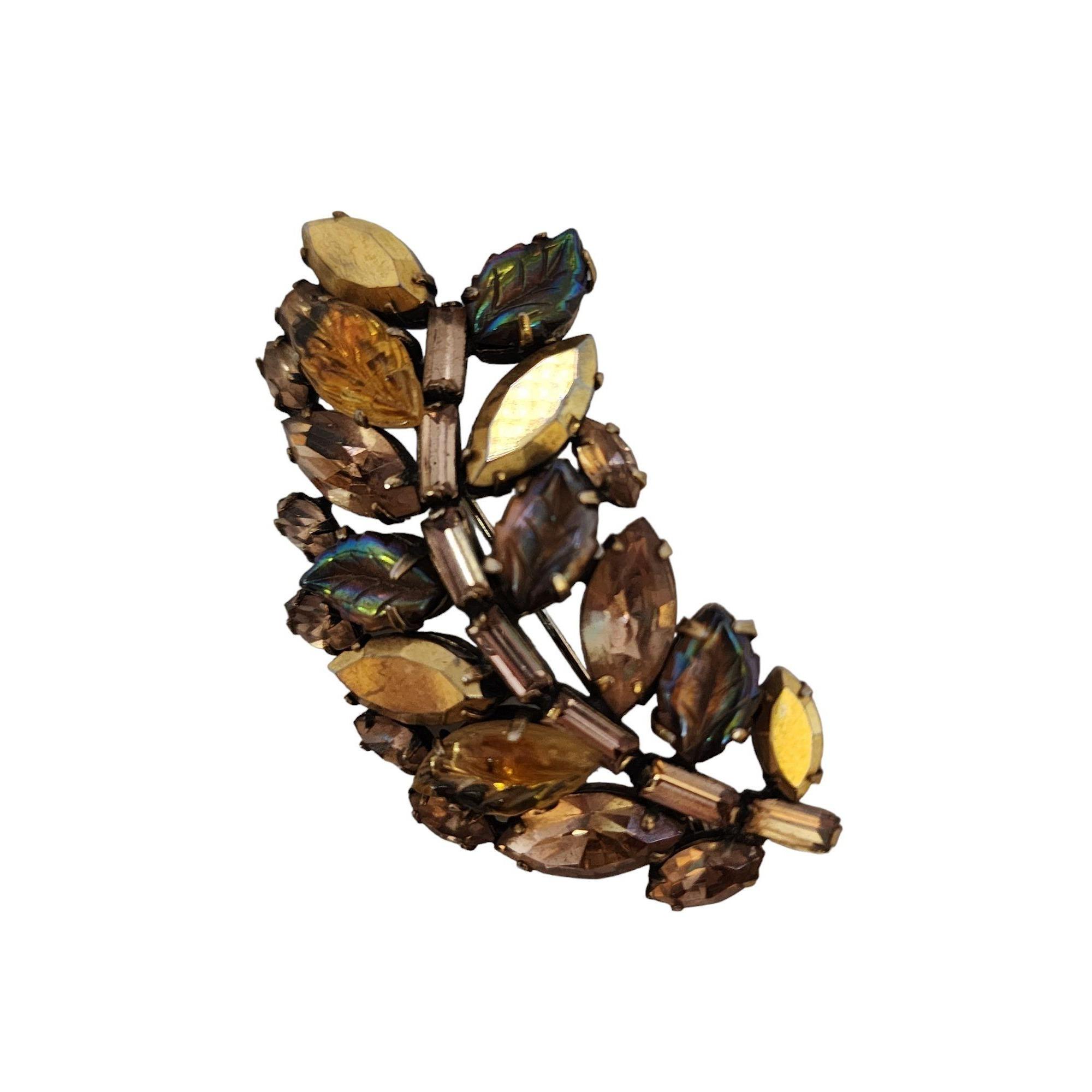 Vintage Signed Regency Molded & Metallic Glass Brooch (A4368)