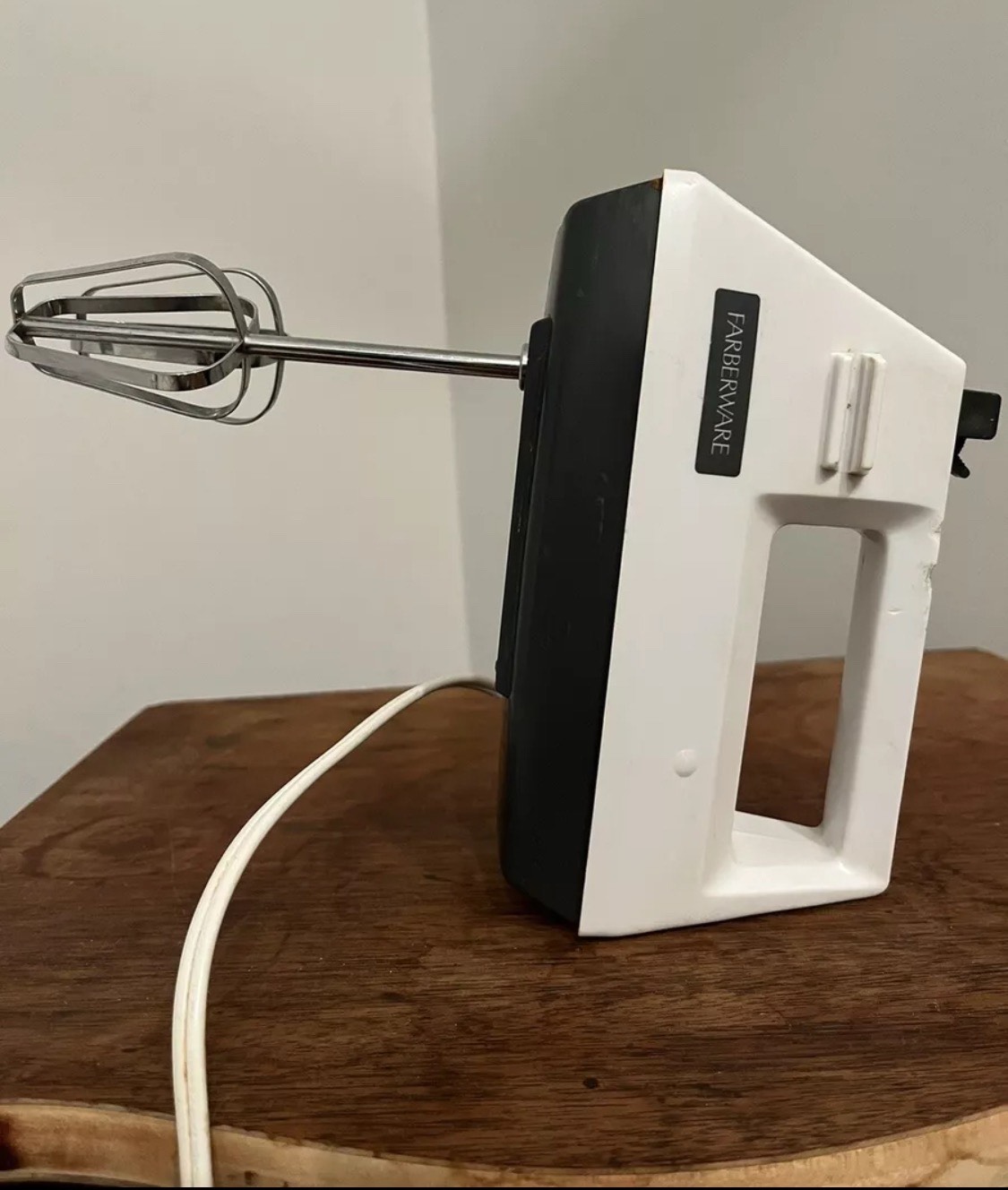 Vintage Retro Farberware Hand Mixer D2770 Handheld Kitchen Baking Cooking