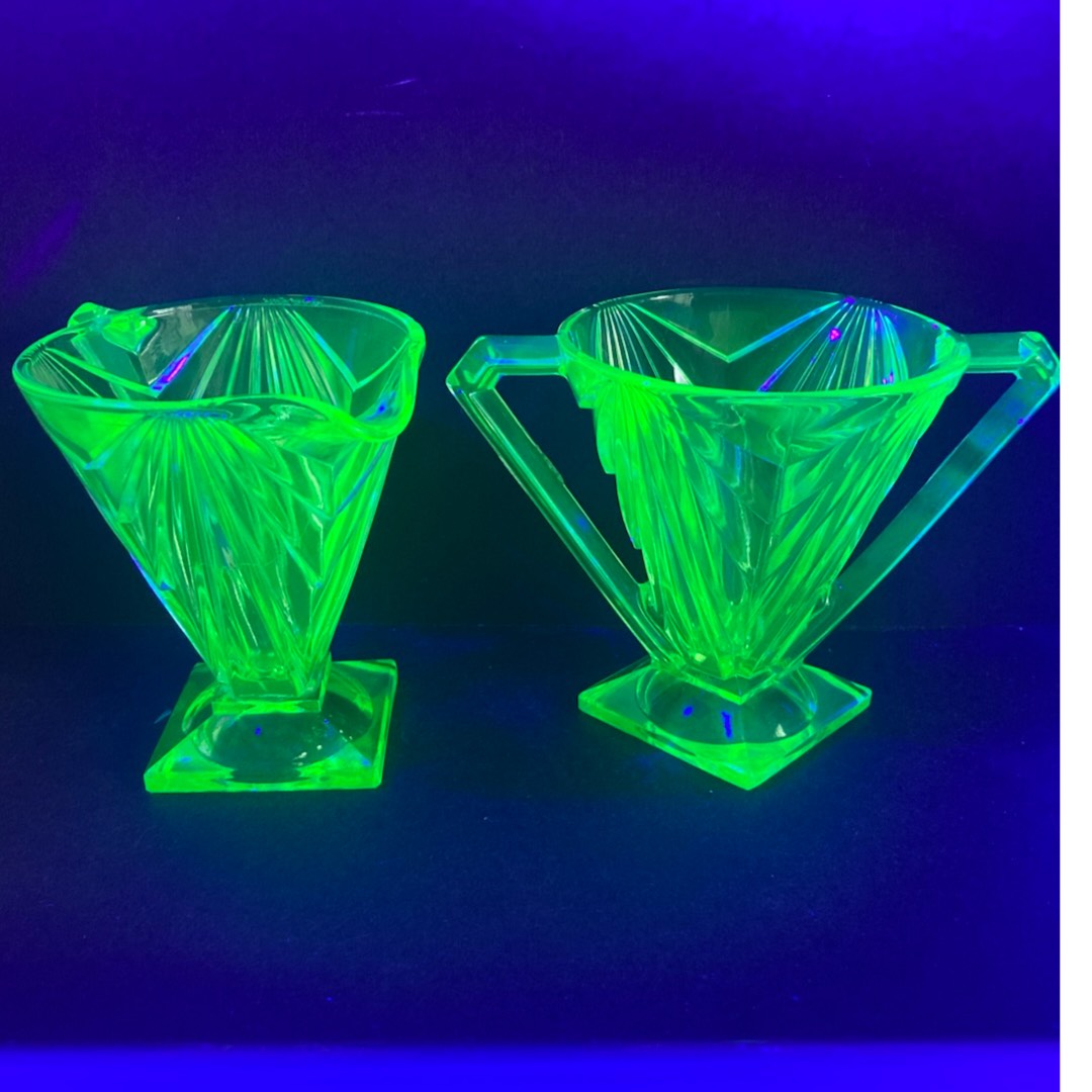 Indiana Glass Pyramid Pattern 610 Uranium Creamer And Sugar Green EUC