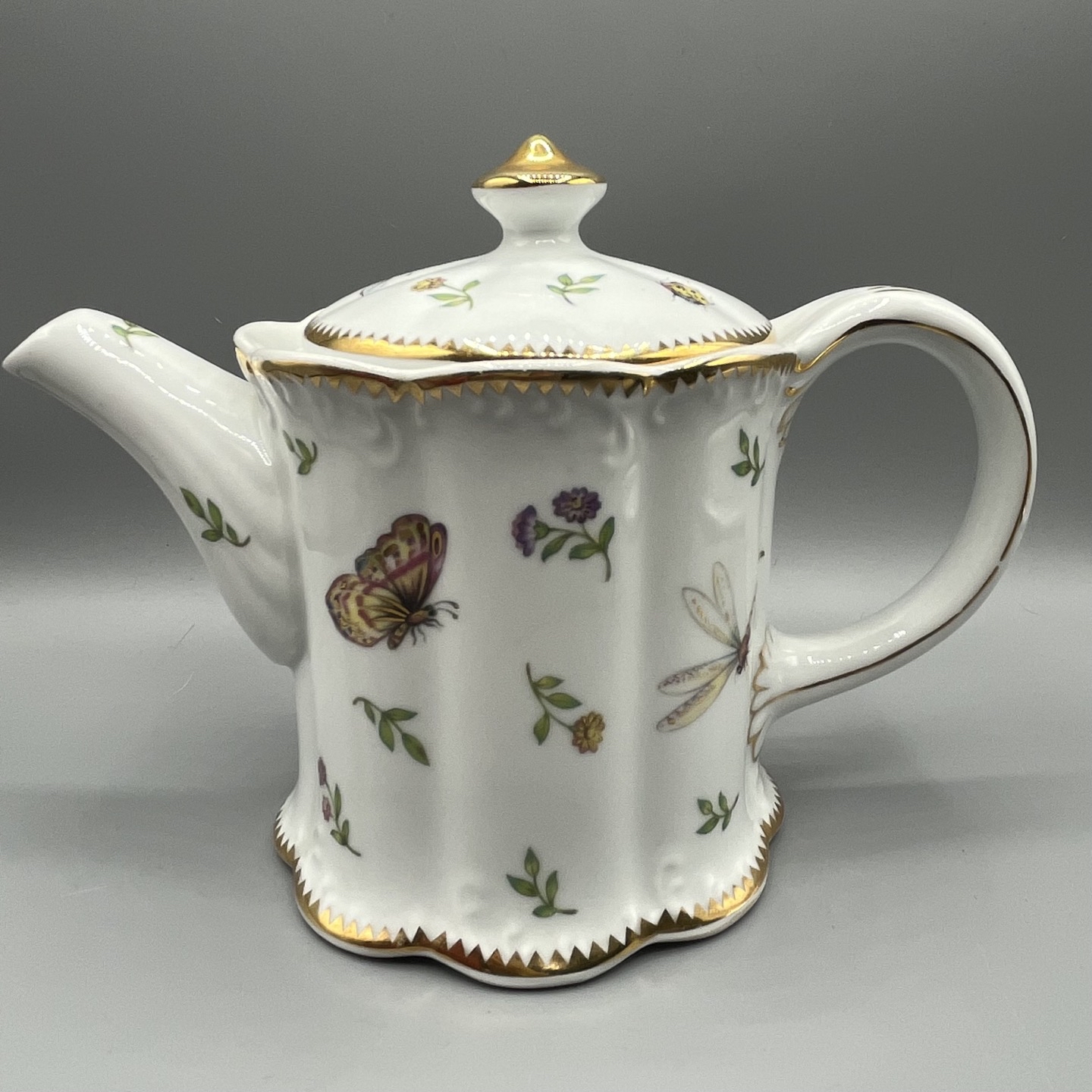 I. GODINGER & CO Large Bone China PRIMAVERA Teapot