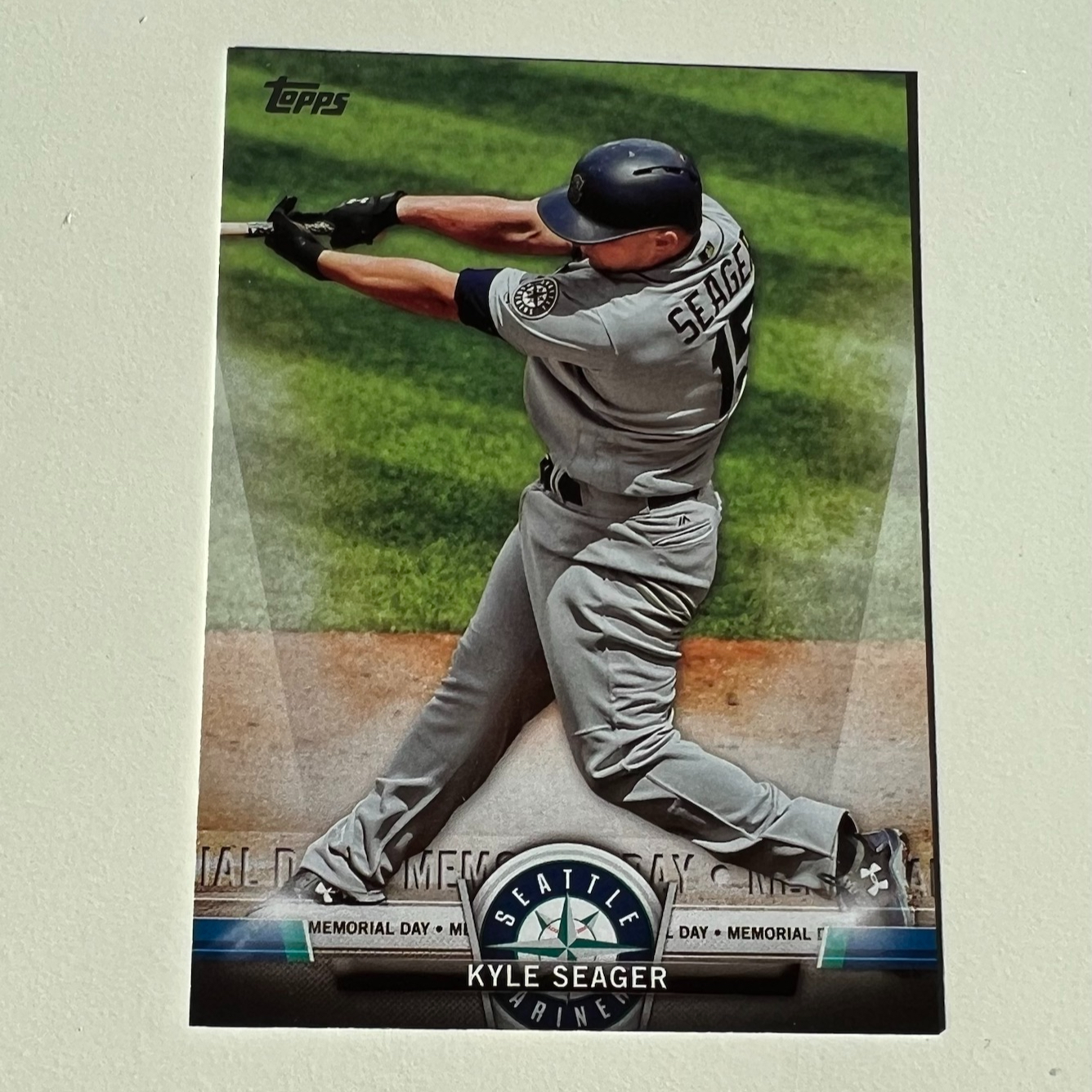 Kyle Seager Salute Seattle Mariners