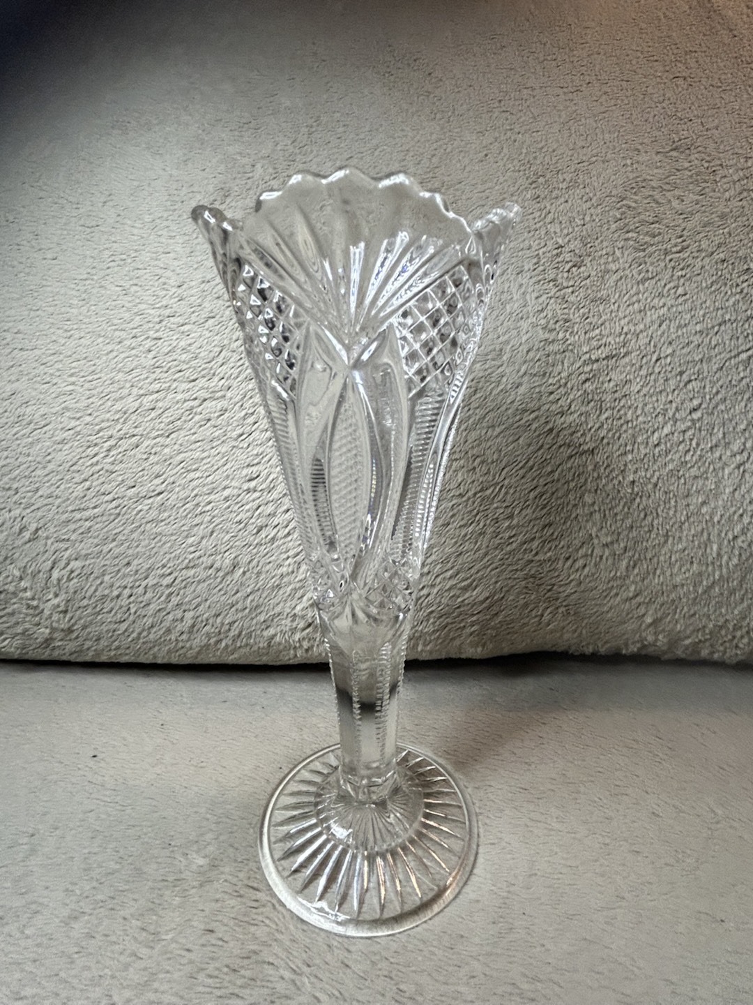 Vintage EAPG McKee Glass JUBILEE Hickman 8.25” Bud Vase