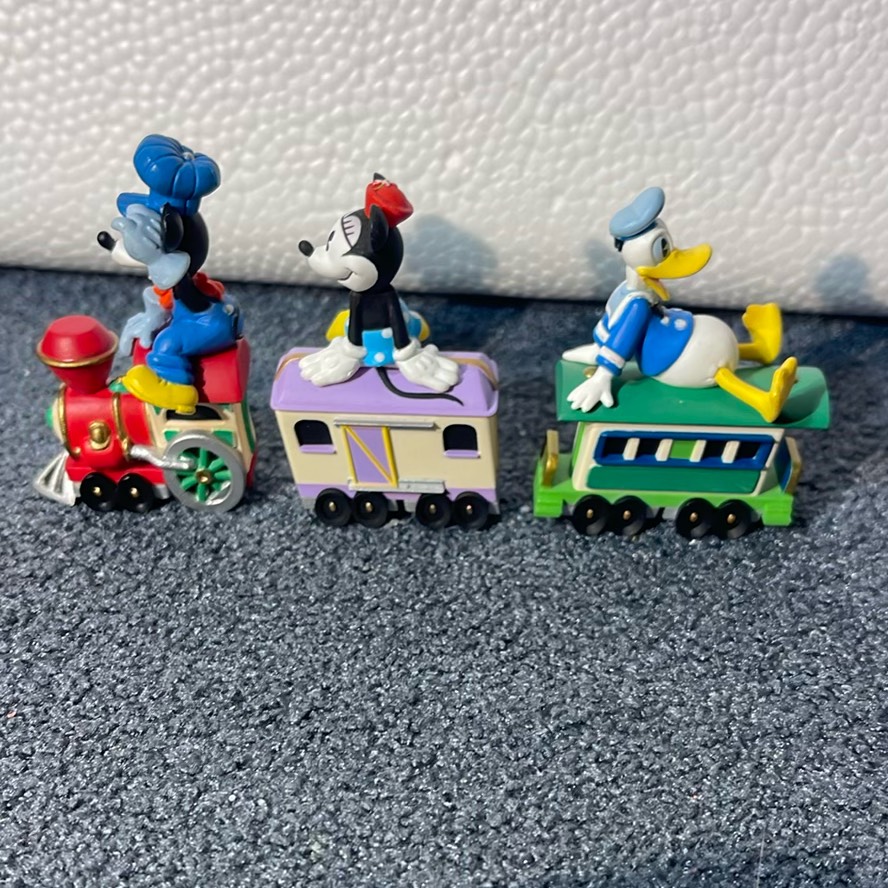 Hallmark three-piece train Mickey Mouse, Minnie mouse Donald Duck ...