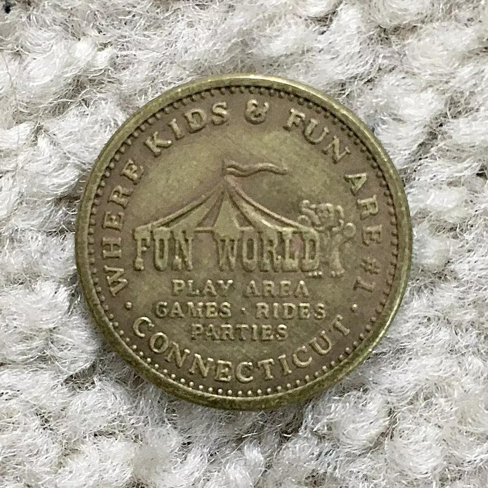 Vintage FUN WORLD Arcade Game Brass Token #1 - Connecticut - RARE!!