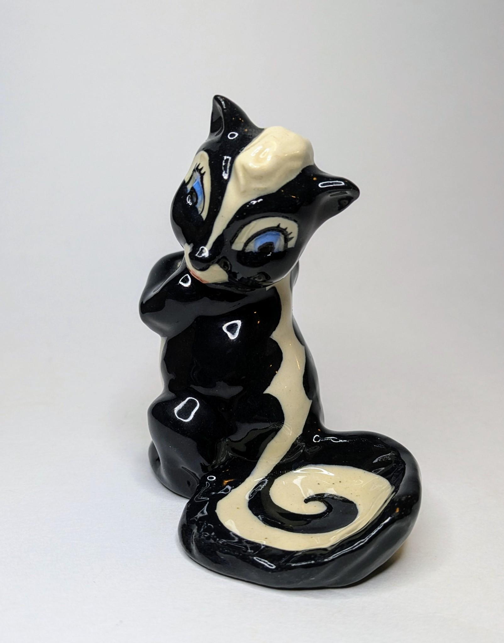 1950's Signed Art Pottery Skunk Ring Dish Figurine 3.5 Inches