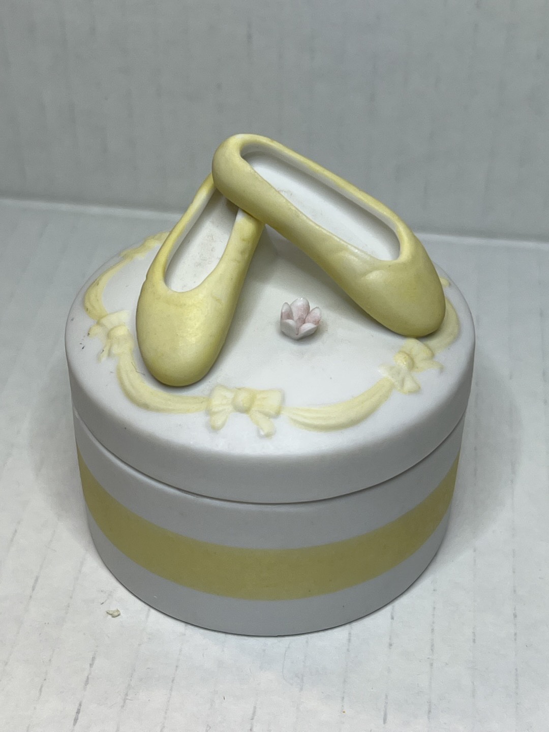 Lefton China Small Trinket Box With Yellow Ballerina Slippers 1983