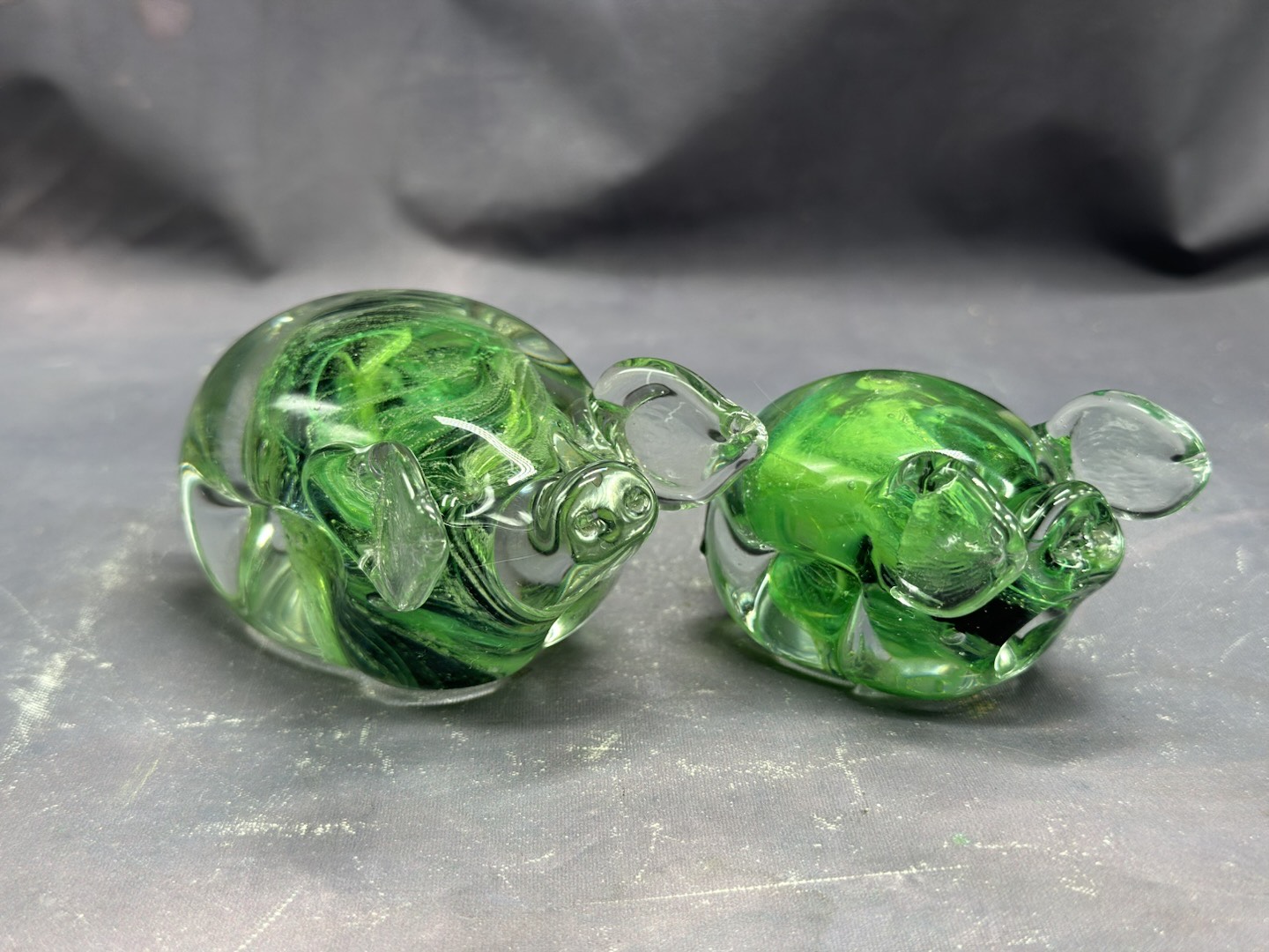 Vintage Kerry Irish Green Pigs Glass Paperweight Ireland Art Glass Set Of 2