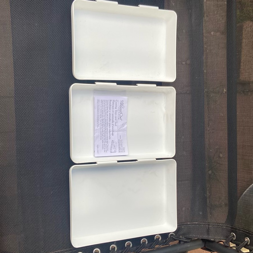 #02 Pampered Chef Coating Trays