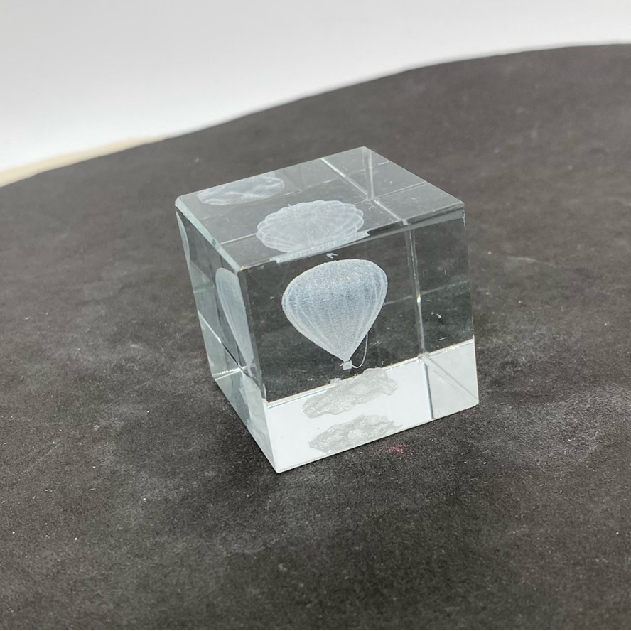#0043 - Etched Laser Hot Air Balloon Small Cube Art Glass Paperweight