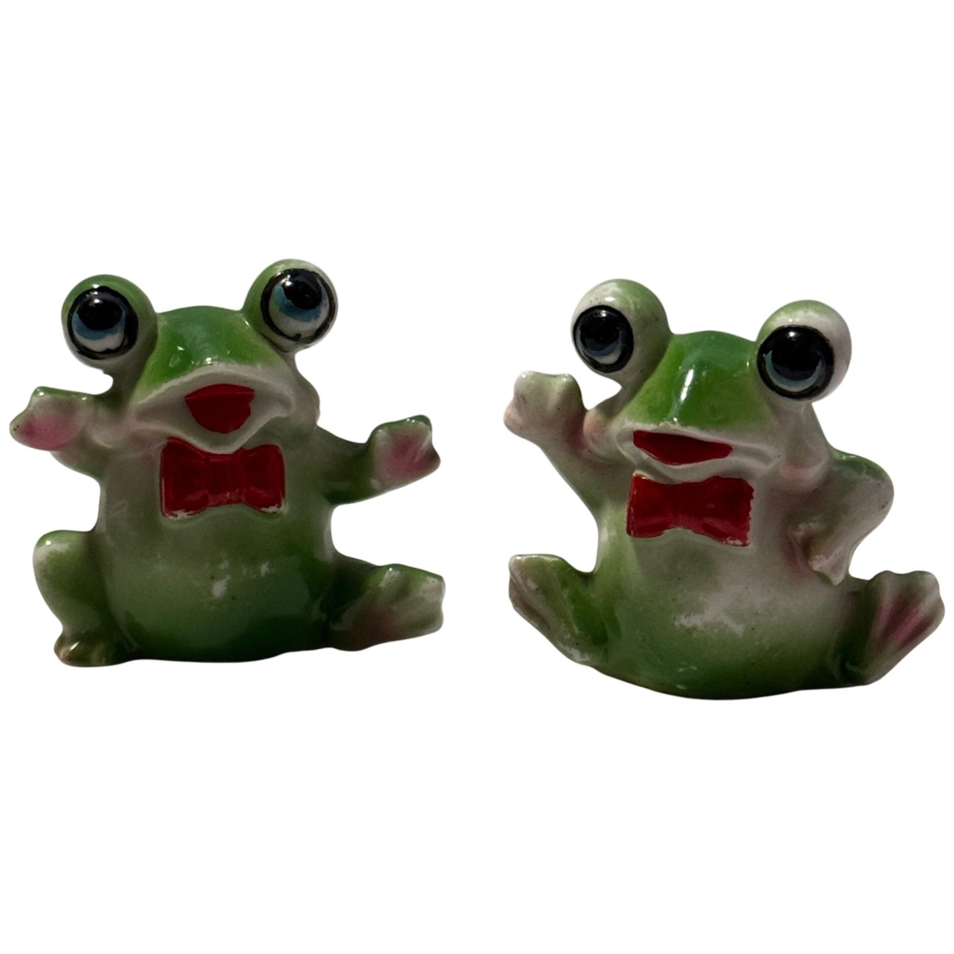 Vintage Lucky Frogs Salt Pepper Shakers Stoppers Green Kitschy 1950s ...