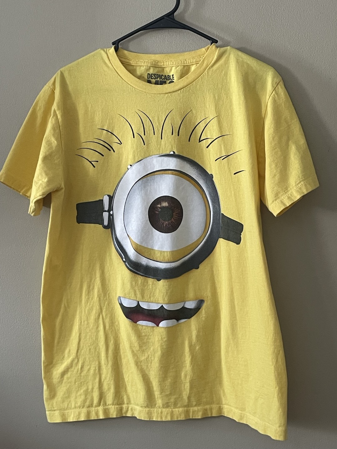 Despicable Me 2 Carl Face T-Shirt Large Used