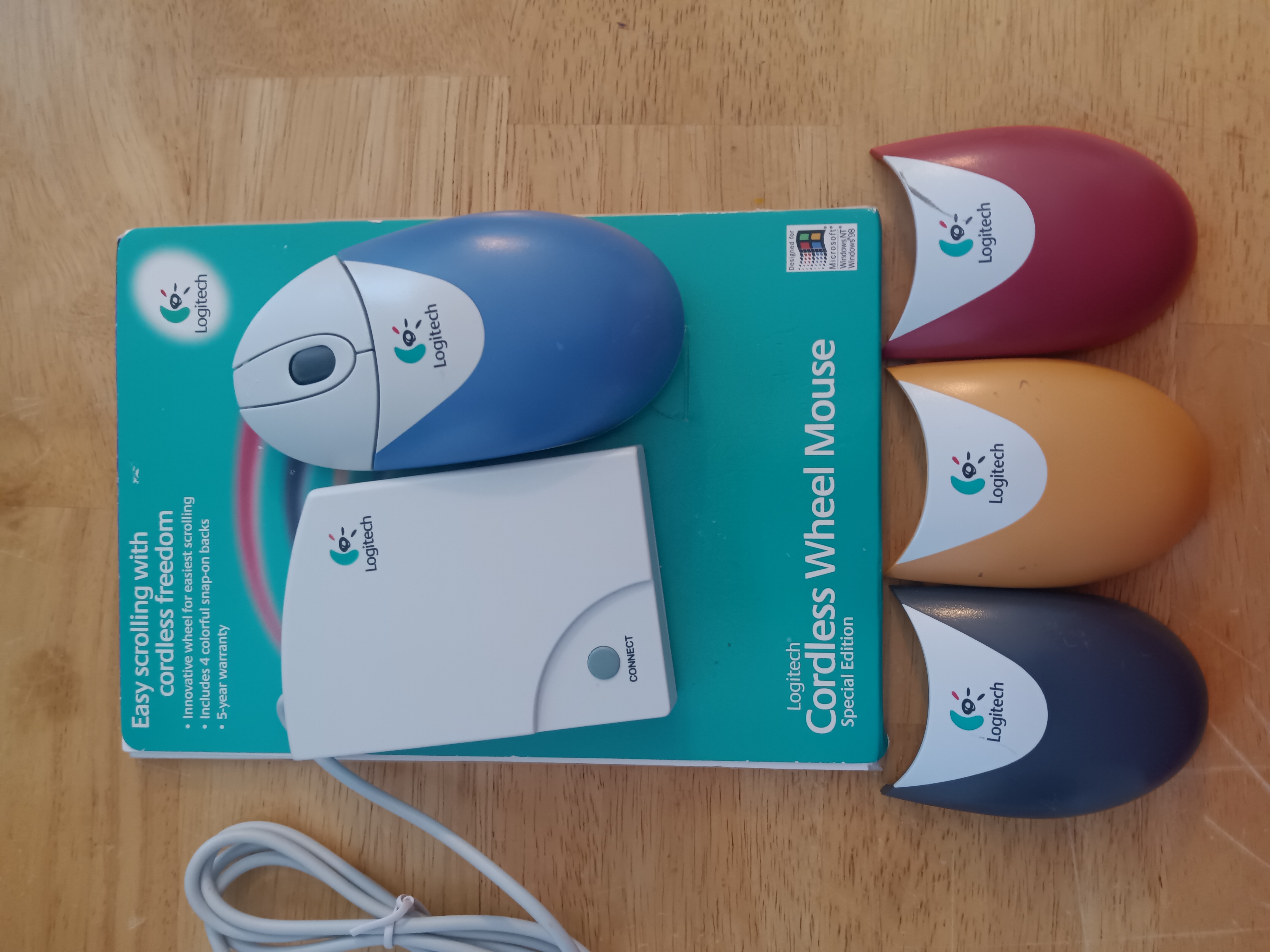 Logitech Cordless Wheel Mouse Special Edition M-RK45 1999 w/ 4 Backs