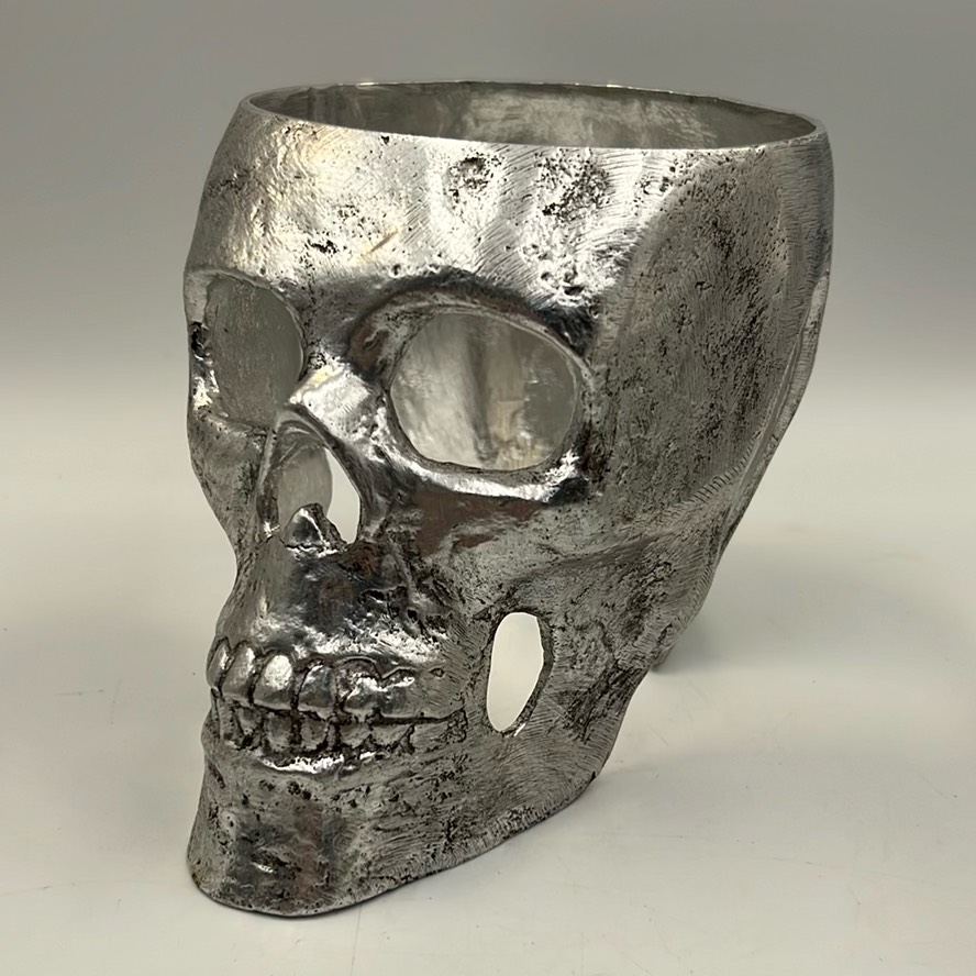 Silver Metal Skeleton Plant Hugger 5x8