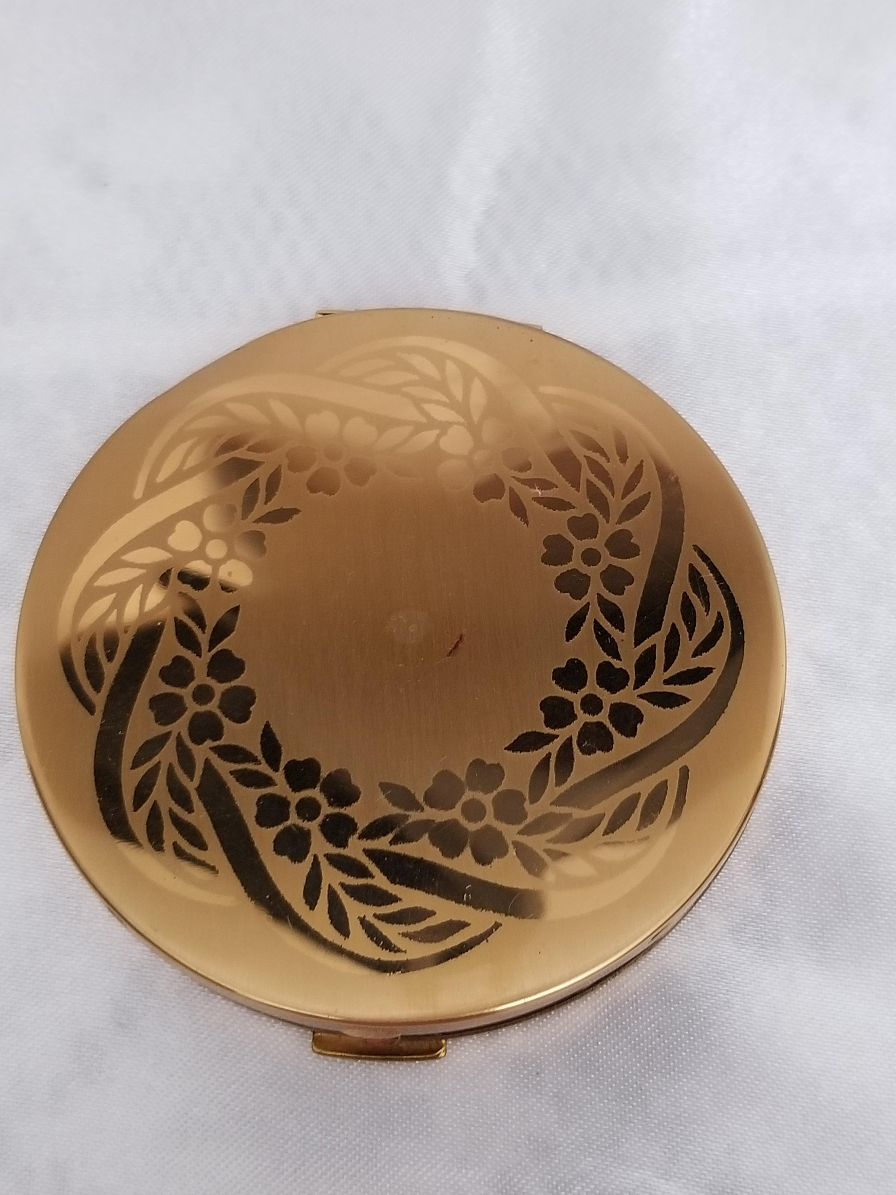 #188 Vintage Elgin American Compact