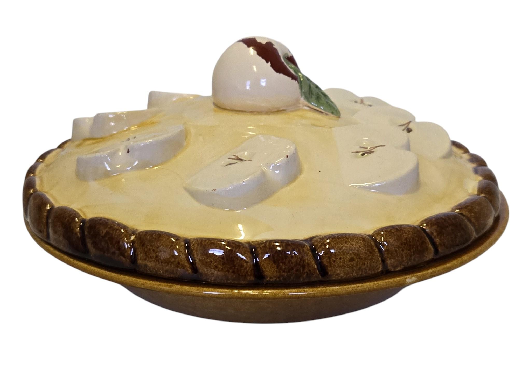 Ceramic Apple Pie Dish with Lid - Made in Portugal