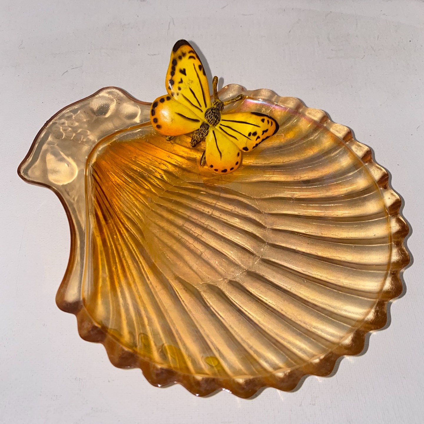 Marigold Carnival Sea Shell Dish With Fruit Details