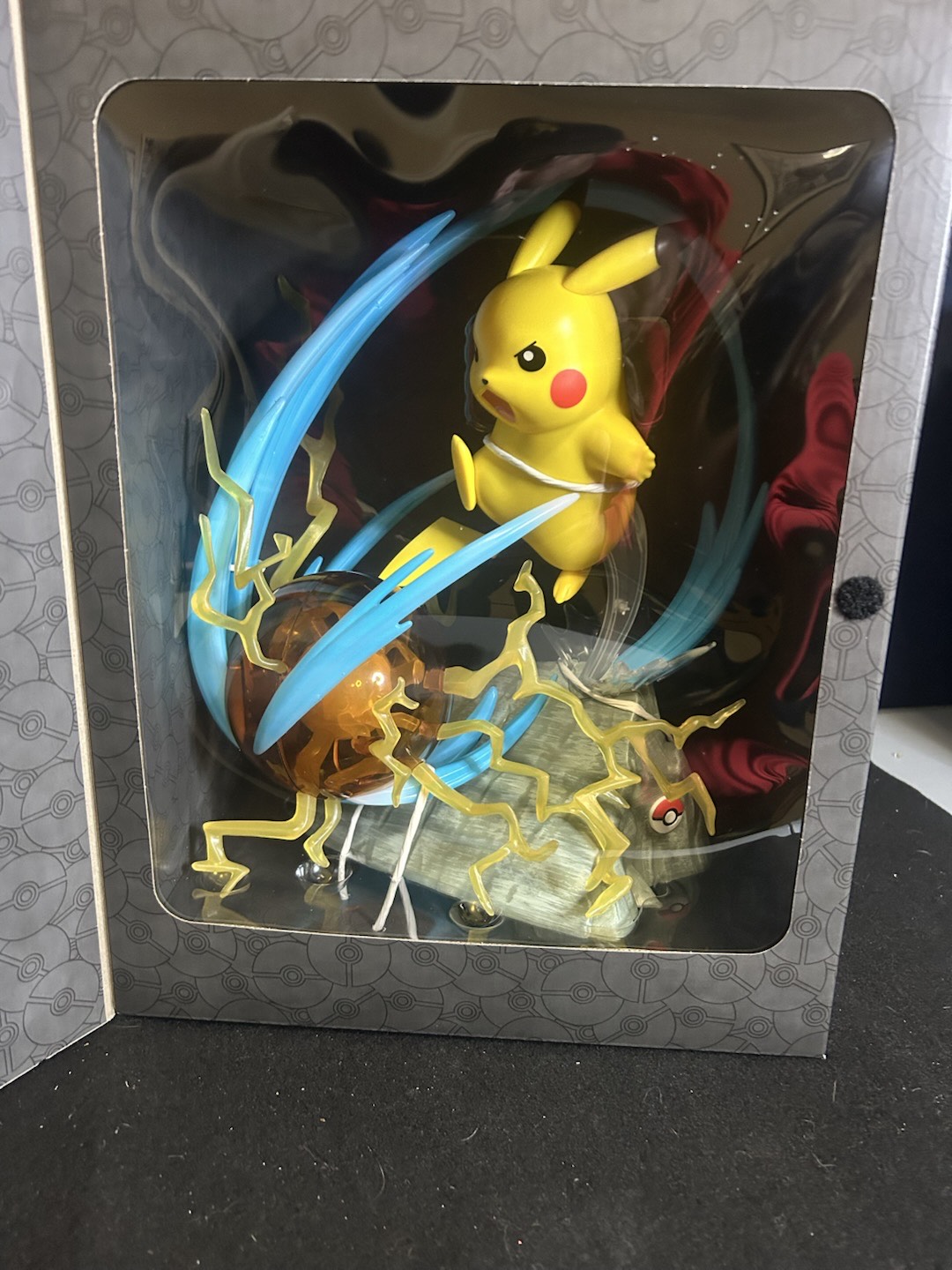 Pokemon Pikachu Light FX Deluxe Figure